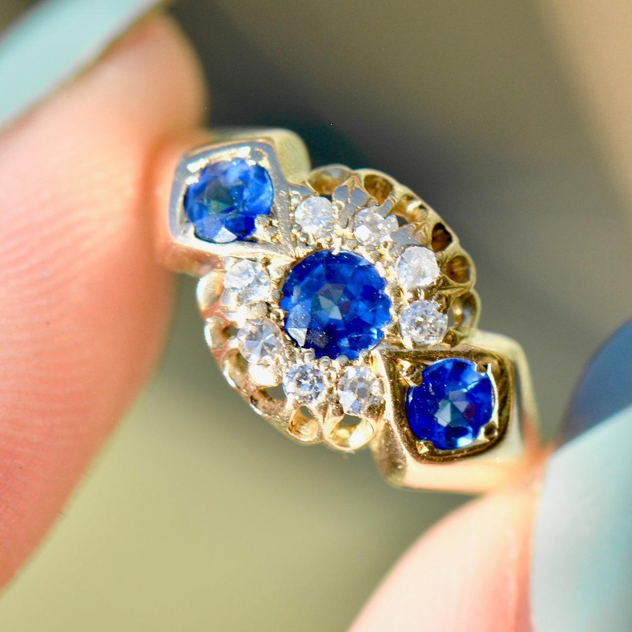 Edwardian 1912 Royal Blue Sapphire and Diamond Triple Cluster 18ct Yel